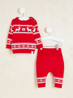 Billie Faiers Burgundy Cable Knitted Jumper Dress and Tights Outfit ...