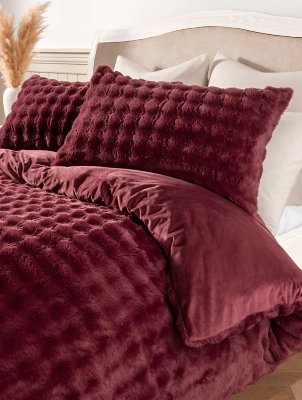 Stacey Solomon Wine Bobble Faux Fur King Duvet Set | Home | George at ASDA