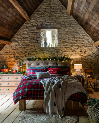 Traditional Christmas Decorations | Xmas Themes | George at ASDA